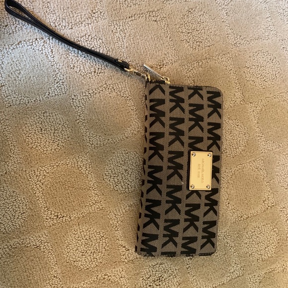 MICHAEL Michael Kors | Bags | Michael Kors Wristlet Wallet | Poshmark